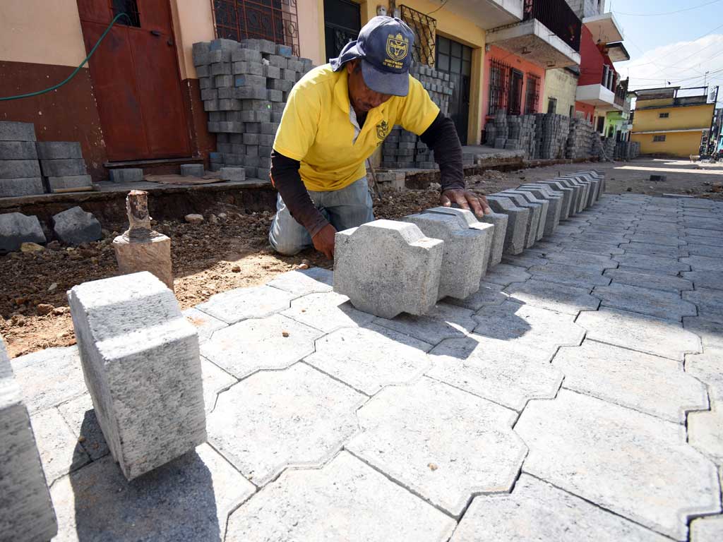 Nuevo proyecto de adoquín en zona 12 - Municipalidad de Villa Nueva